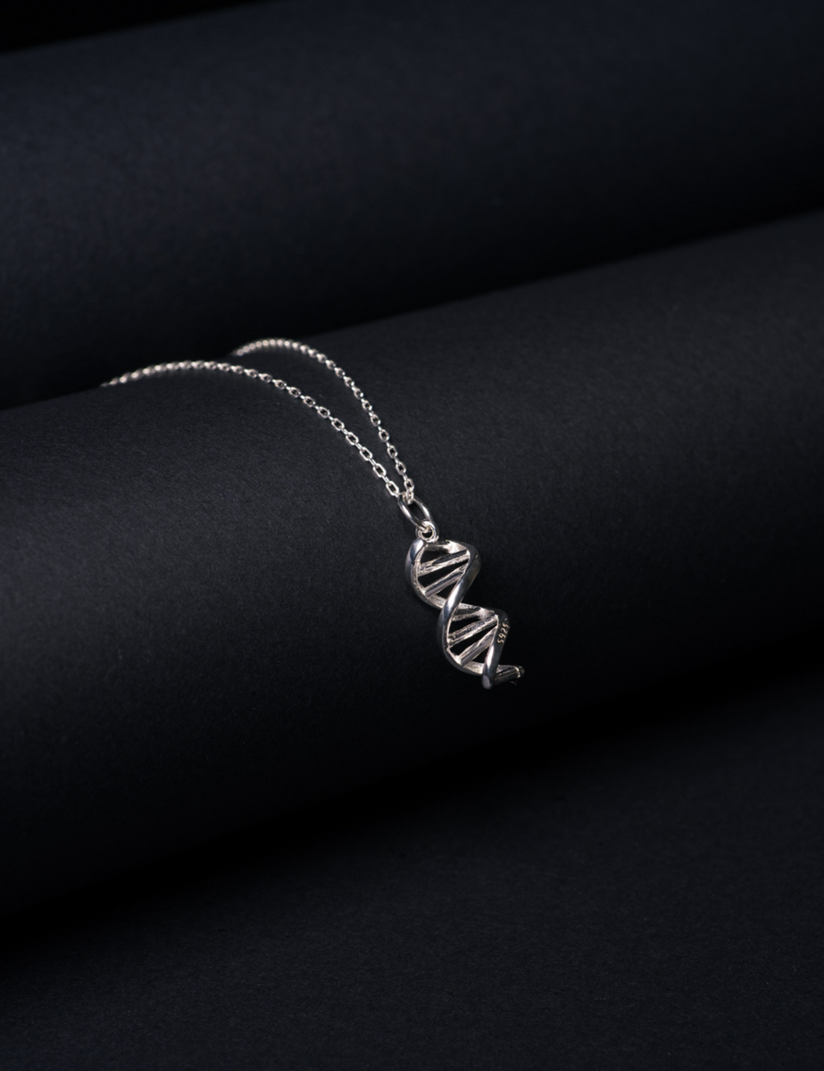 DNA Necklace in Silver – 12 Dalton