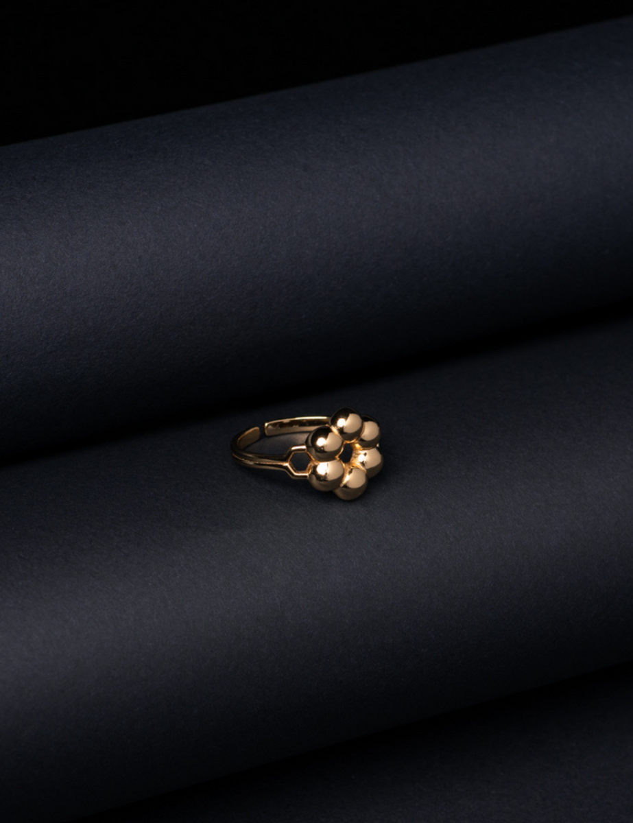 Benzene Ring in Gold-Plated Silver – 12 Dalton